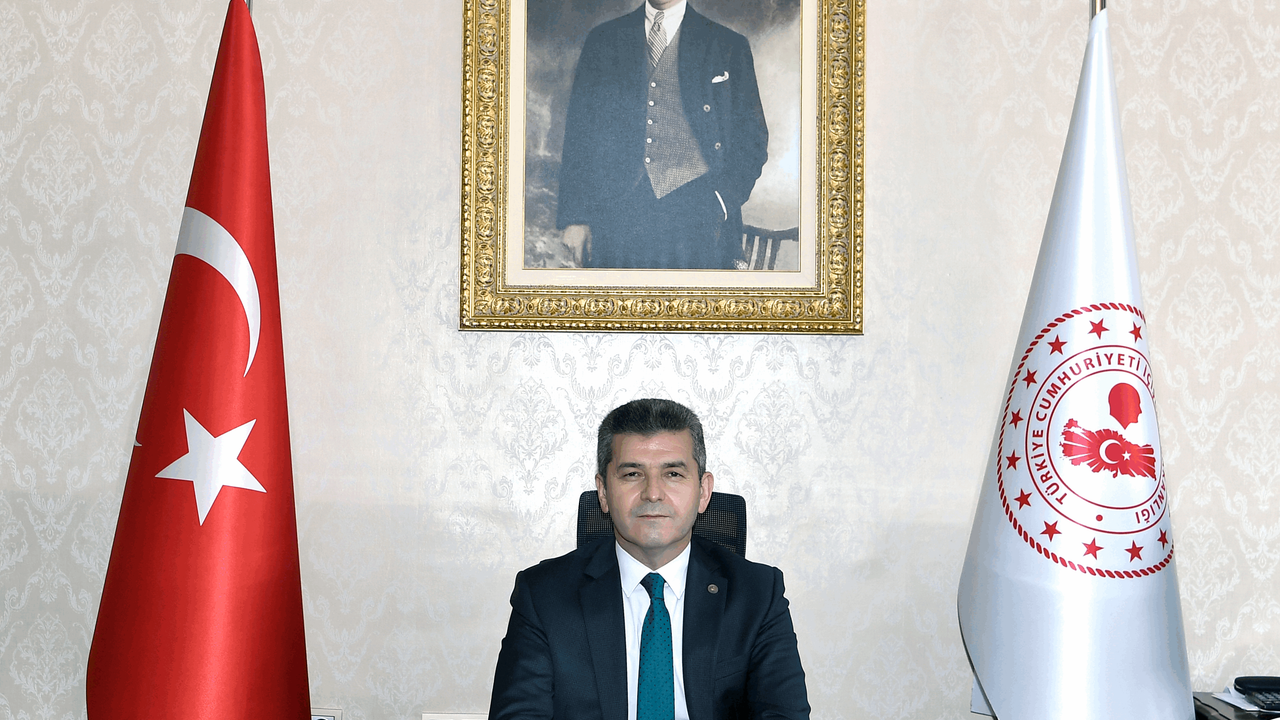 Uşak Valisi Dr. Turan Ergün Oldu: Kimdir , Nerelidir? - Finans 7 Uşak Valisi Dr. Turan Ergün Oldu: Kimdir , Nerelidir? - Finans 7